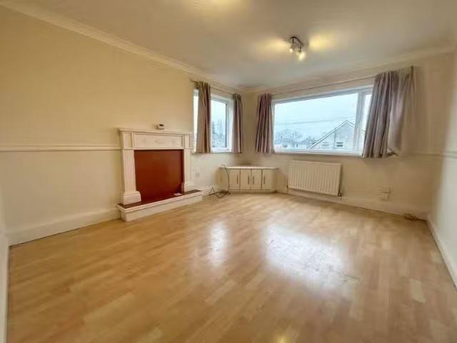 Just in! 1 BA 1 bedroom flat for rent in Warwick Road, Spartho.
