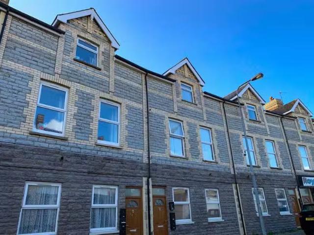 Nice 1 BA 1 bedroom flat for rent in 89 Main Street, Flat 3, B.