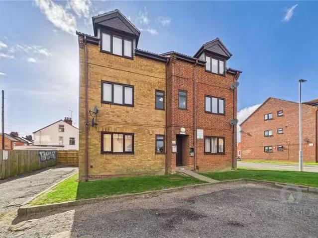 Cheap 1 BA 1 bedroom Flat to rent, Baronson Gardens, Northampt.