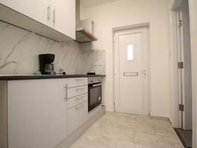 For Rent! 1 BA 1 bedroom Flat to rent, High Street, Cradley He.