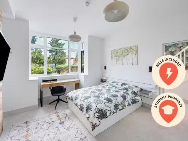 Rental! 1 BA 1 bedroom house for rent in Southmead Road, Filto.
