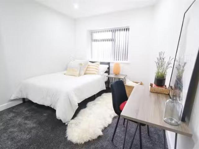 Nice 1 BA 1 bedroom house share for rent in John Rous Avenue.