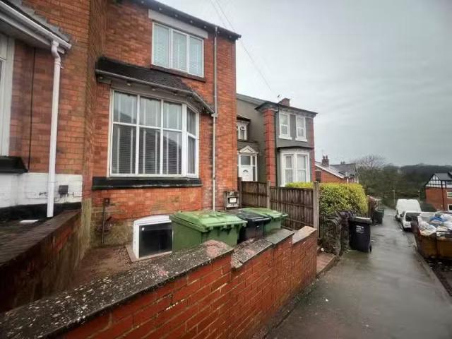 Cheap 1 BA 1 bedroom house share for rent in Ludlow Road, Redd.