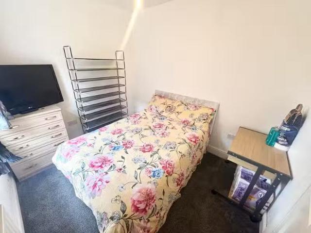 Cheap 1 BA 1 bedroom house share for rent in Richmond Hill, Ol.