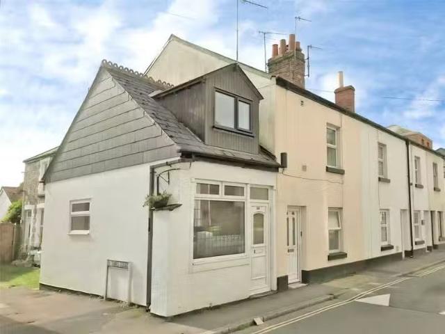 Cheap 1 BA 1 bedroom Property to rent, High Street, EX7 £575.