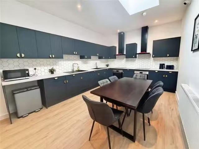 Nice 1 BA 1 bedroom Property to rent, High Street, Gillingham.