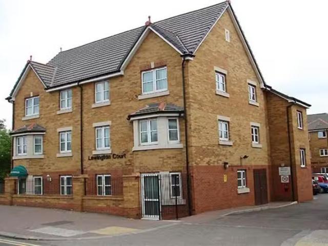 New 1 BA 1 bedroom retirement property for rent in Lewington C.