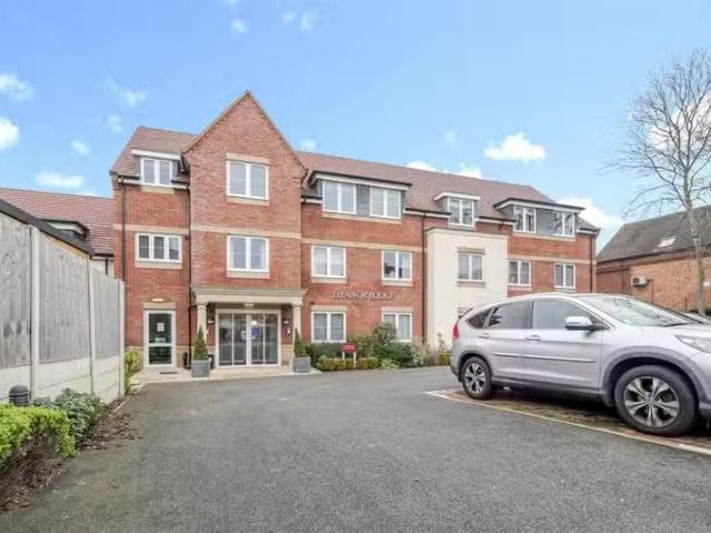 Charming 1 BA 1 bedroom retirement property for rent in Statio.