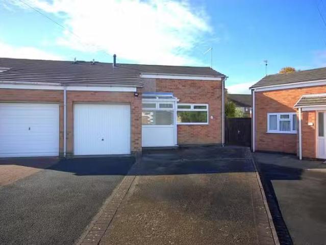 Deal! 1 BA 1 bedroom Semi Detached Bungalow to rent, Barton Kn.