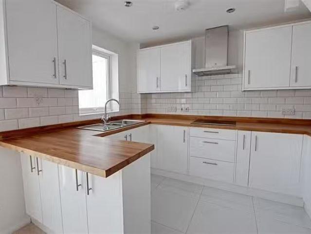 Cheap 1 BA 1 bedroom semi detached house for rent in Mythern M.