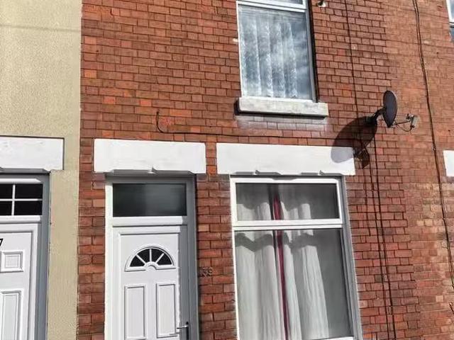 New 1 BA 2 bedroom terraced house for rent in Burnside Street.
