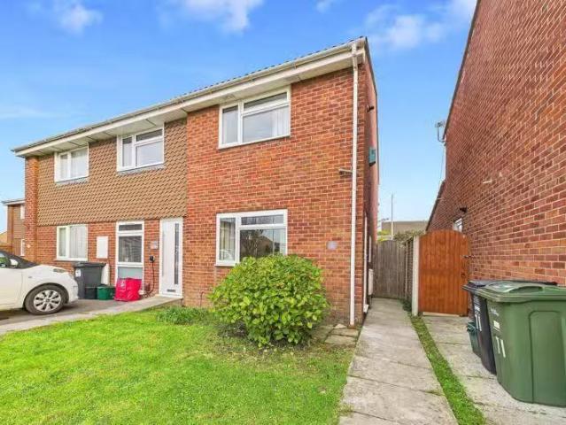 Cheap 1 BA 2 bedroom terraced house for rent in Butterfield Pa.