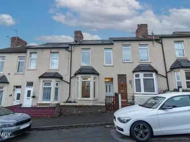 For Rent! 1 BA 2 bedroom terraced house for rent in Coigne Ter.