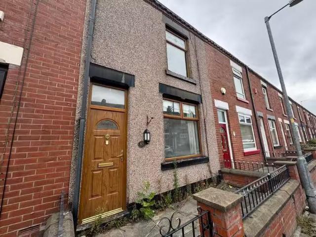 Rental! 1 BA 2 bedroom terraced house for rent in Edward Stree.