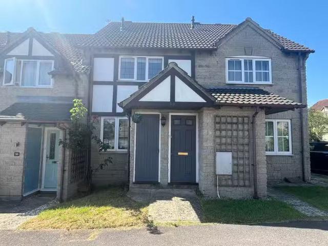 Nice 1 BA 2 bedroom terraced house for rent in Ferndene, Brist.