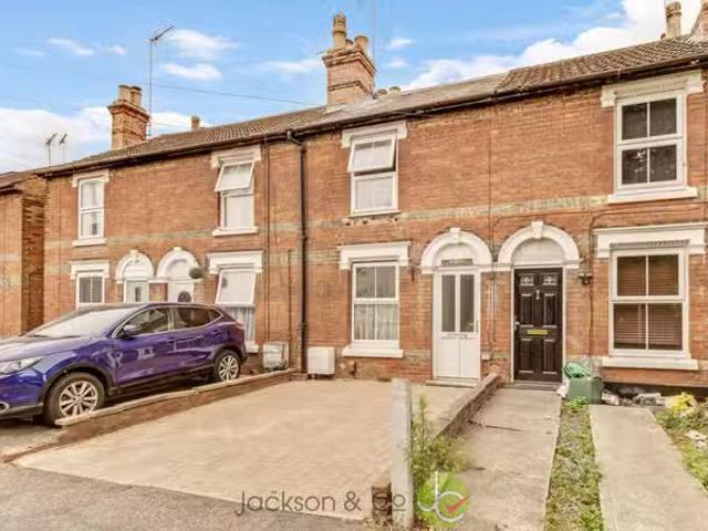 Cheap 1 BA 2 bedroom terraced house for rent in Greenstead Roa.
