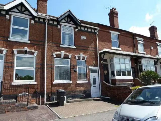 Nice 1 BA 2 bedroom terraced house for rent in Haden Hill Road.
