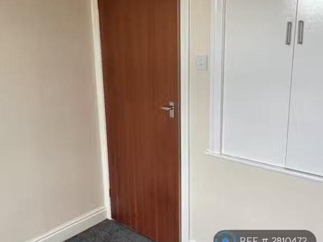 Rental! 1 BA 2 bedroom terraced house for rent in Huddersfield.