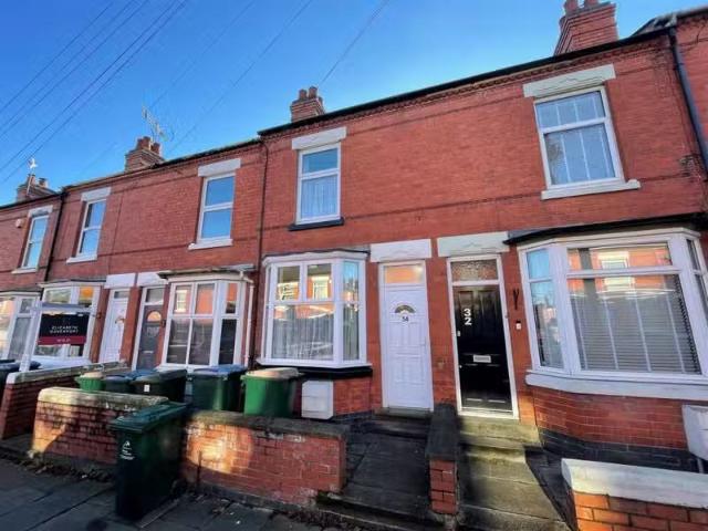 Deal! 1 BA 2 bedroom terraced house for rent in Kingston Road.