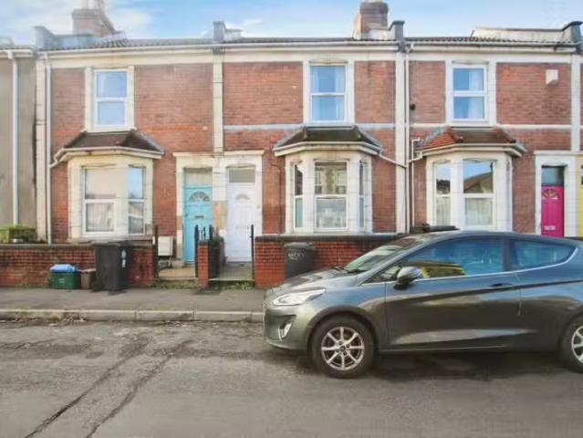 Cheap 1 BA 2 bedroom terraced house for rent in Mogg Street.