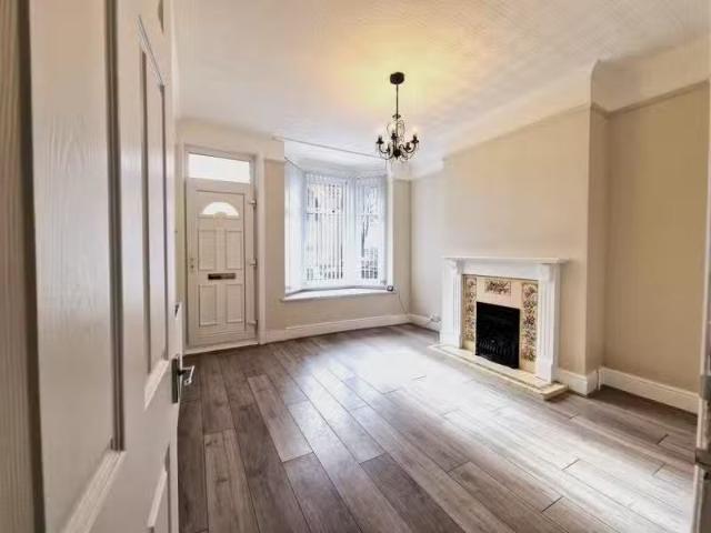 Deal! 1 BA 2 bedroom terraced house for rent in North Street.