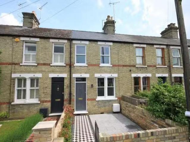 Cheap 1 BA 2 bedroom terraced house for rent in Oxford Road, C.