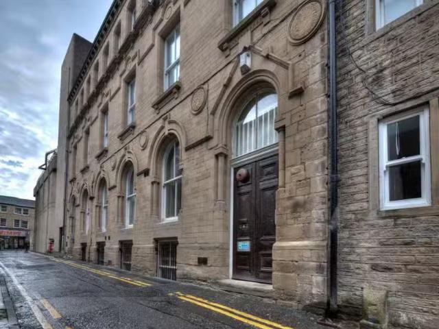 Cozy 1 BA 2 bedroom apartment for rent in 13 17 Chancery Lane.