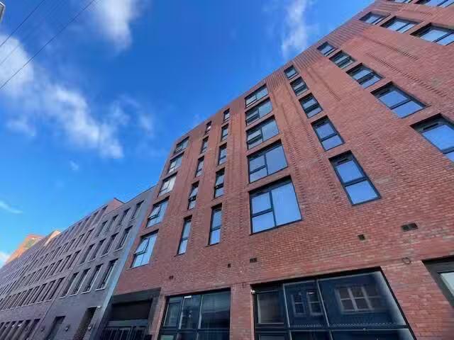 Cheap 1 BA 2 bedroom apartment for rent in 25 Cliveland Street.
