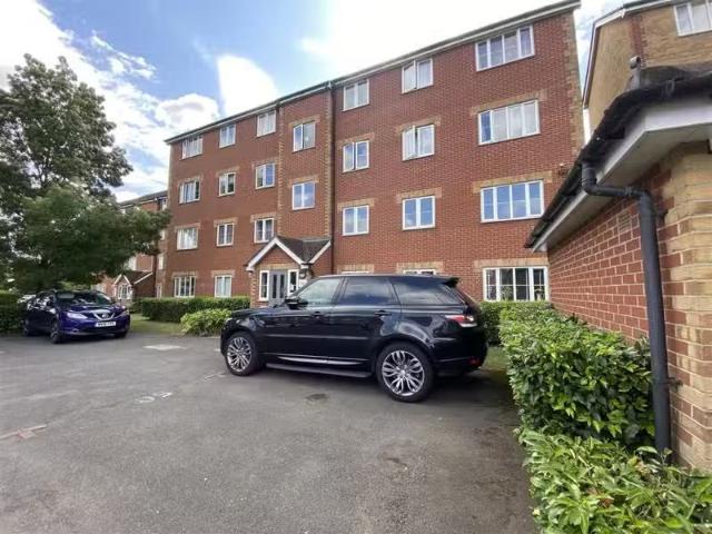Just in! 1 BA 2 bedroom apartment for rent in Charles House, H.