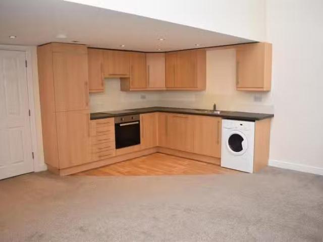 Charming 1 BA 2 bedroom apartment for rent in Hightown Apartme.