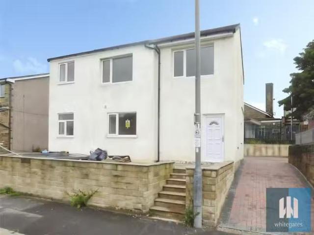 Cozy 1 BA 2 bedroom apartment for rent in Ling Bob, Halifax, HX2