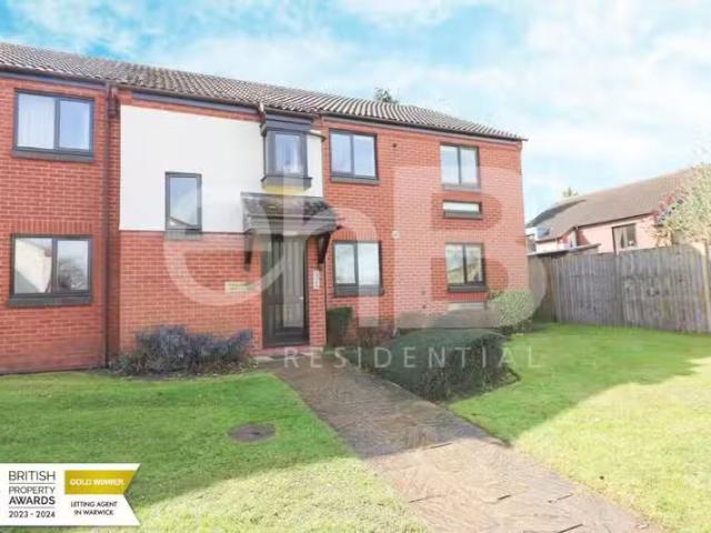 Charming 1 BA 2 bedroom apartment for rent in Spring Pool, War.