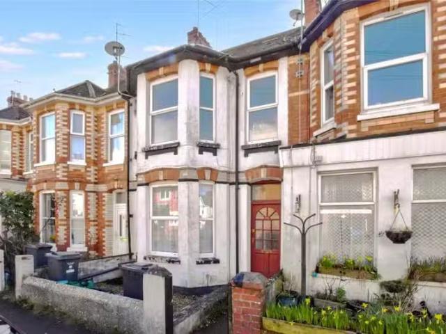 Deal! 1 BA 2 bedroom apartment for rent in Park Road, Exmouth.