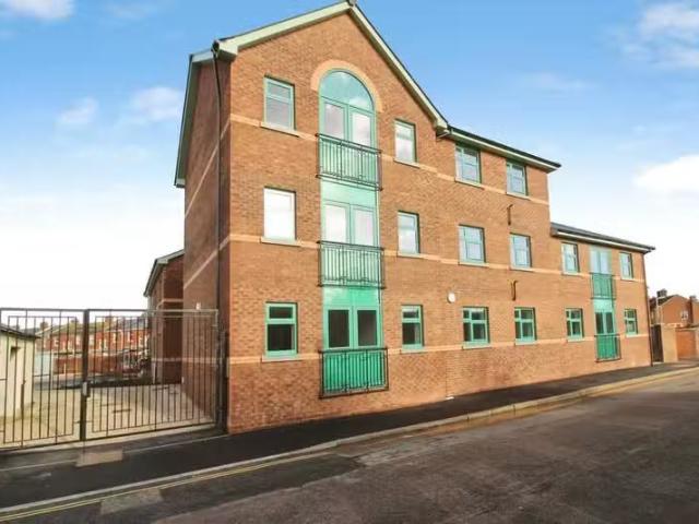 Deal! 1 BA 2 bedroom apartment for rent in Willeys Avenue, Exe.