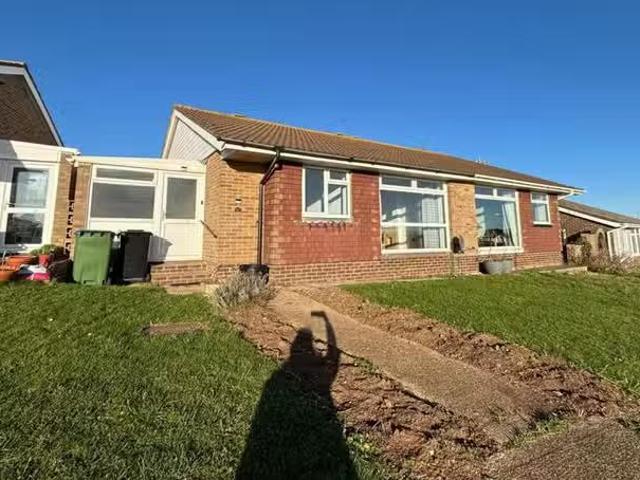 Nice 1 BA 2 bedroom bungalow for rent in Hawth Park Road, BN25