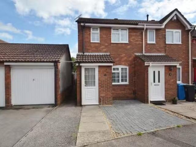 Cheap 1 BA 2 bedroom end of terrace house for rent in Canford.
