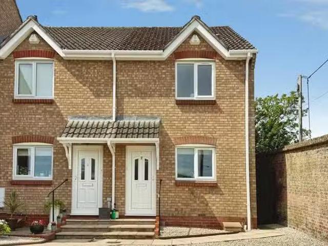 Cheap 1 BA 2 bedroom end of terrace house for rent in Coppice.