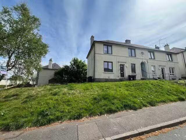 Cheap 1 BA 2 bedroom flat for rent in Middlefield Crescent, Ab.