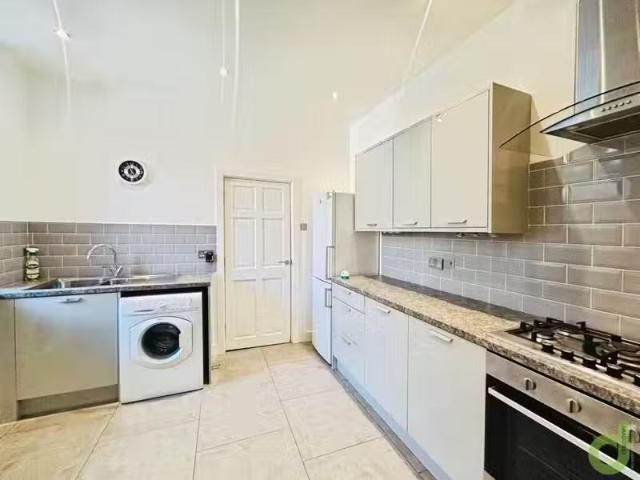 Cheap 1 BA 2 bedroom flat for rent in Olive Lane, Darwen, BB3