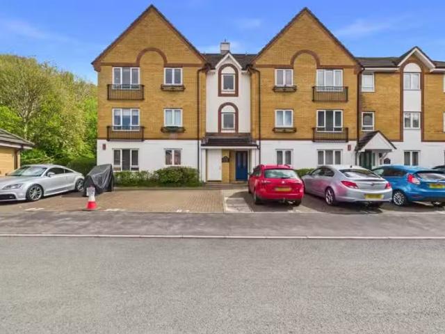 Rental! 1 BA 2 bedroom flat for rent in Butlers Close, Bristol.