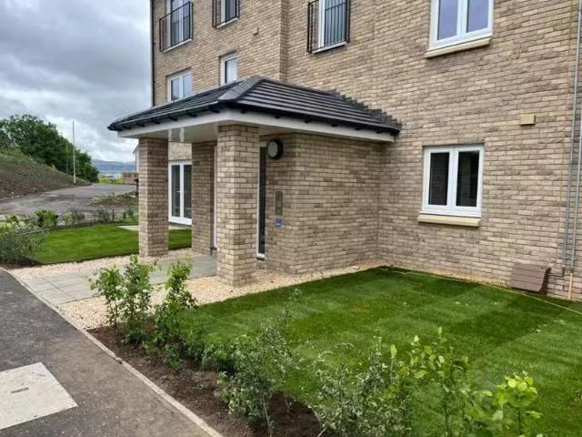 New 1 BA 2 bedroom flat for rent in Berry Place, Edinburgh, EH12