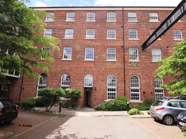 Cheap 1 BA 2 bedroom flat for rent in Cook Street, Tradeston.