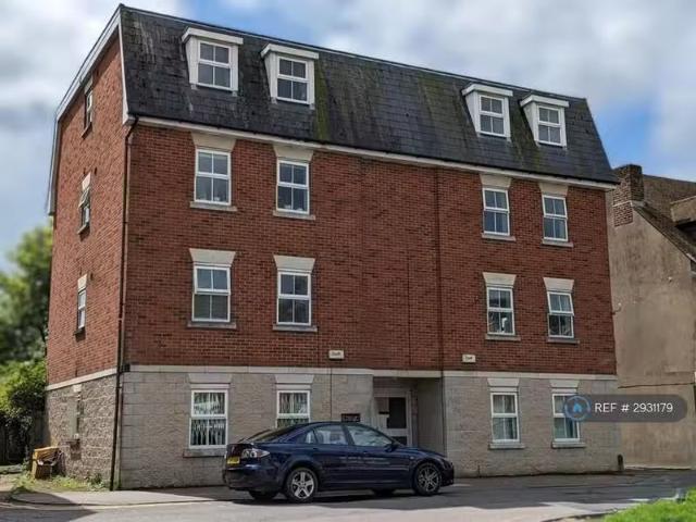 Cheap 1 BA 2 bedroom flat for rent in Dellsome Lane, Welham Gr.