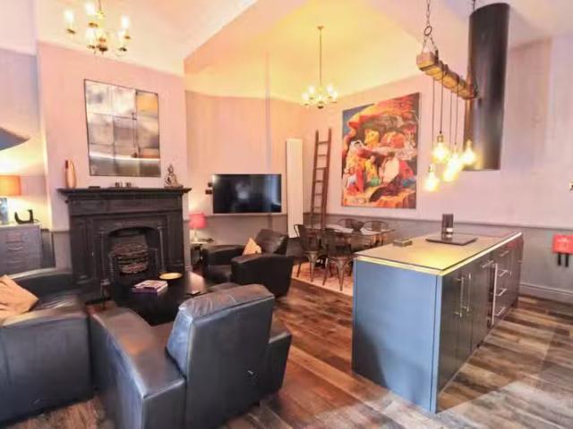 For Rent! 1 BA 2 bedroom flat for rent in Flat, Tuscany House.