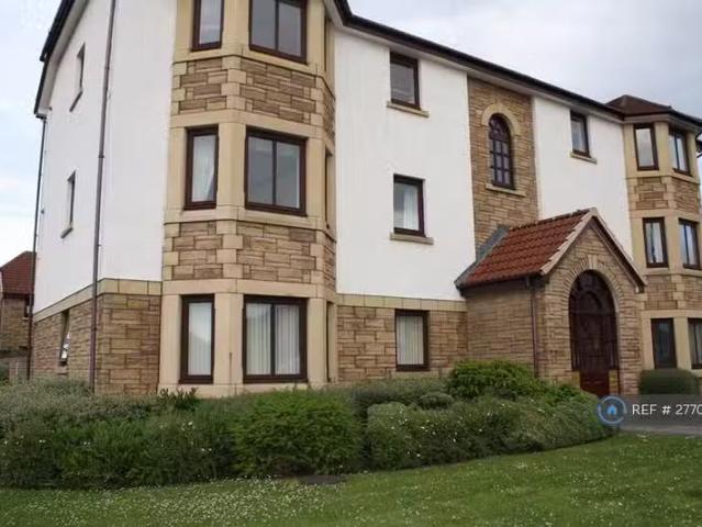 Nice 1 BA 2 bedroom flat for rent in Gogarloch Syke, Edinburgh.