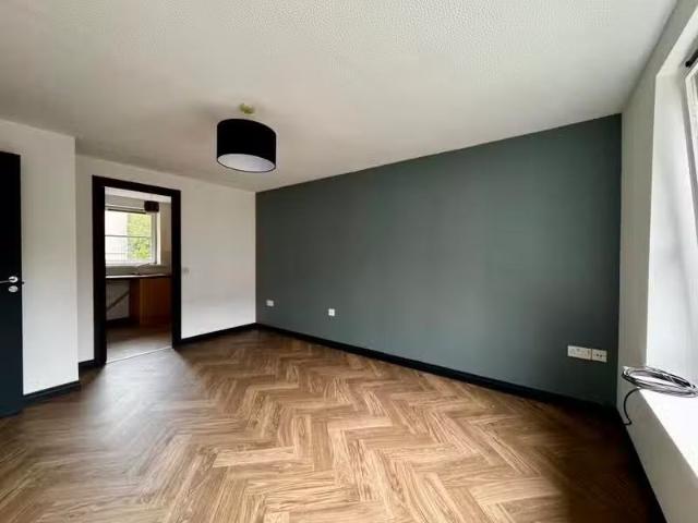 Cheap 1 BA 2 bedroom flat for rent in Great Northern Road, Abe.