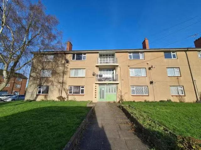 Rental! 1 BA 2 bedroom flat for rent in Gregory Hood Road, Sty.