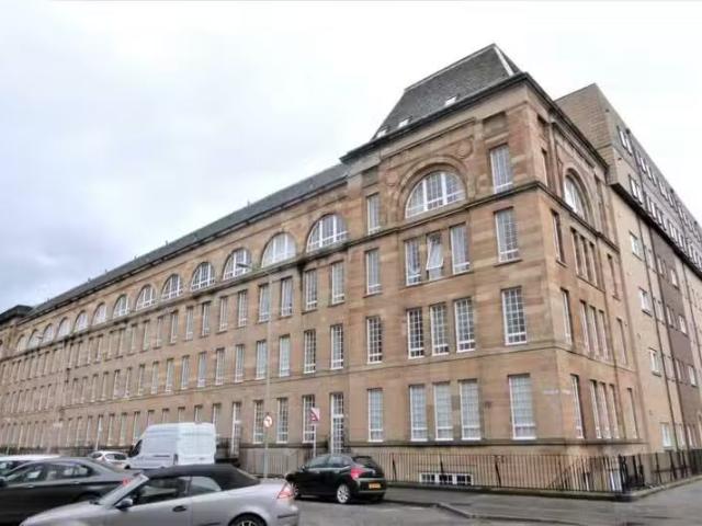 Deal! 1 BA 2 bedroom flat for rent in Kent Road, Glasgow, G3