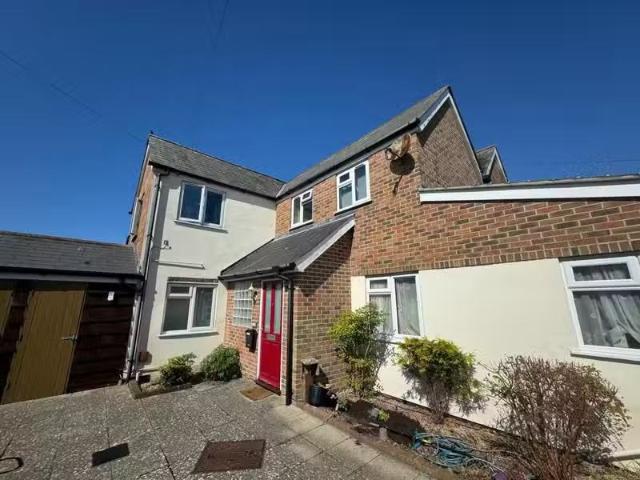 New 1 BA 2 bedroom flat for rent in Kimberley Road, Bournemout.