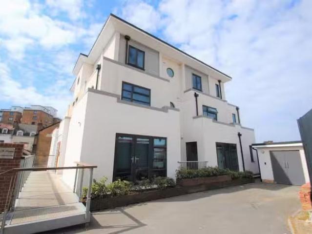 Cozy 1 BA 2 bedroom flat for rent in Lansdowne Lane, Bournemou.